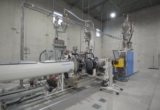 Newcomer relies on flexible pipe extrusion line from KraussMaffei